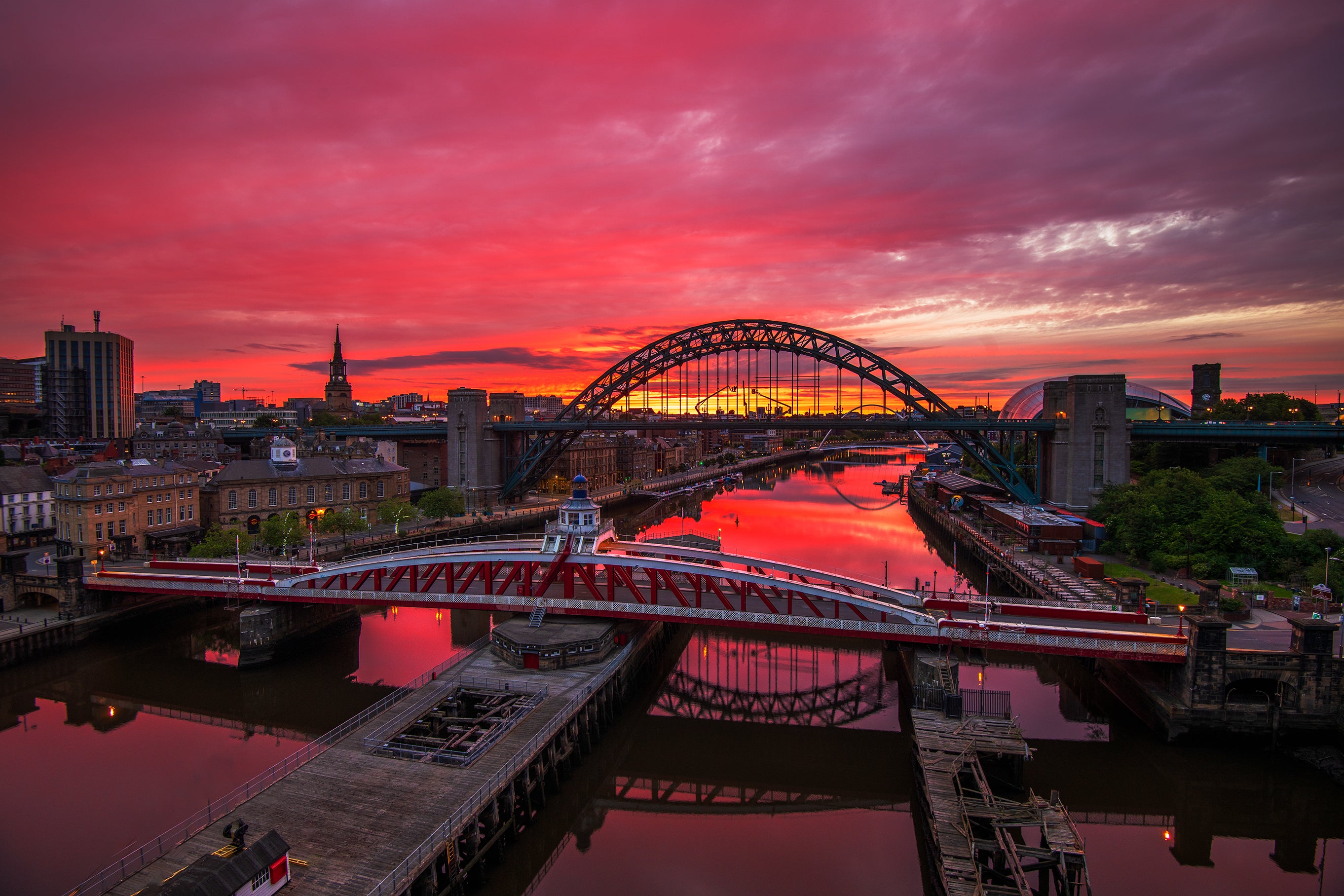 Beautiful pink pre sunrise sky looking towards Tyne Bridge. – Stevie ...